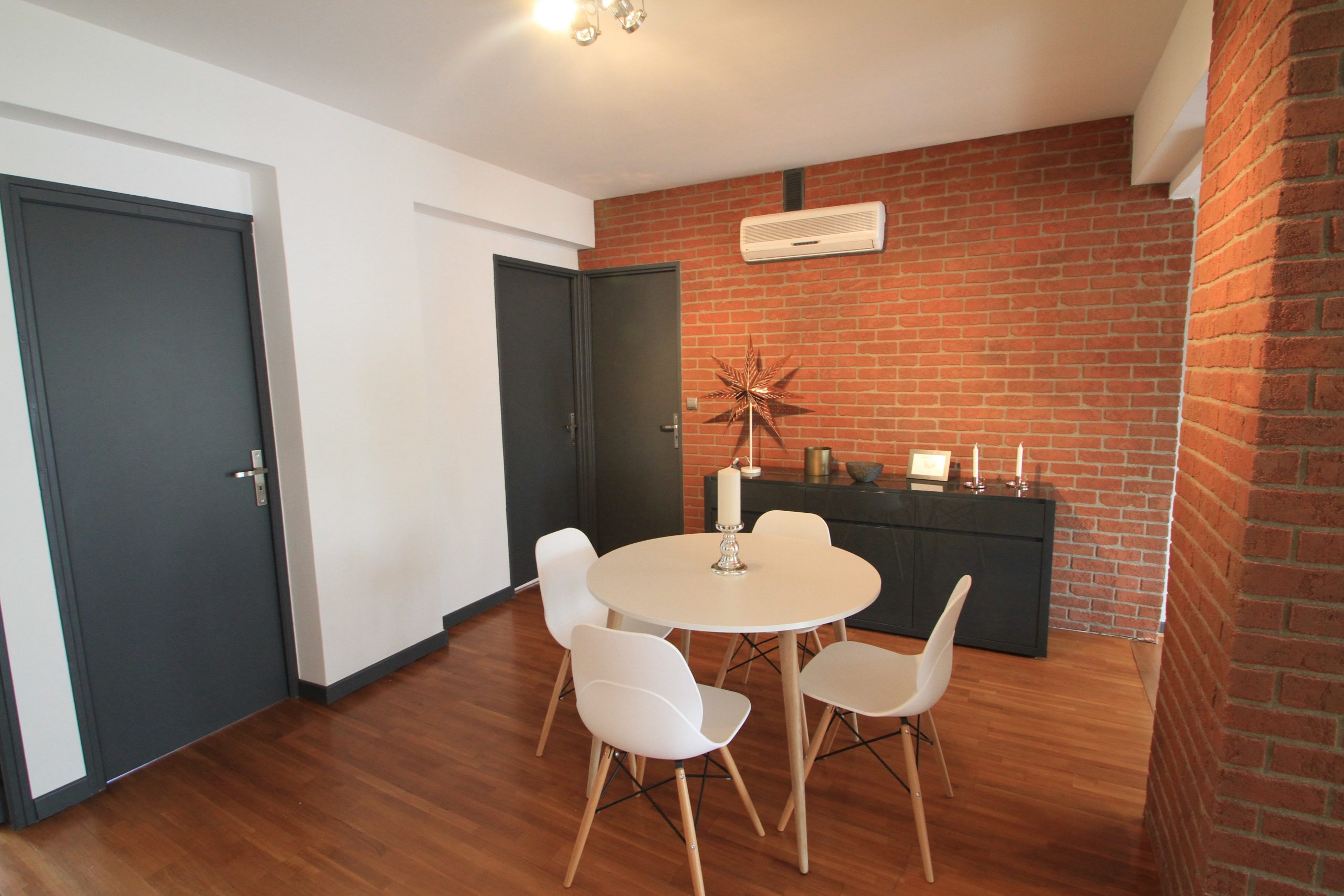 Decopierre intérieur aspect briquettes - Habitat & Traditions