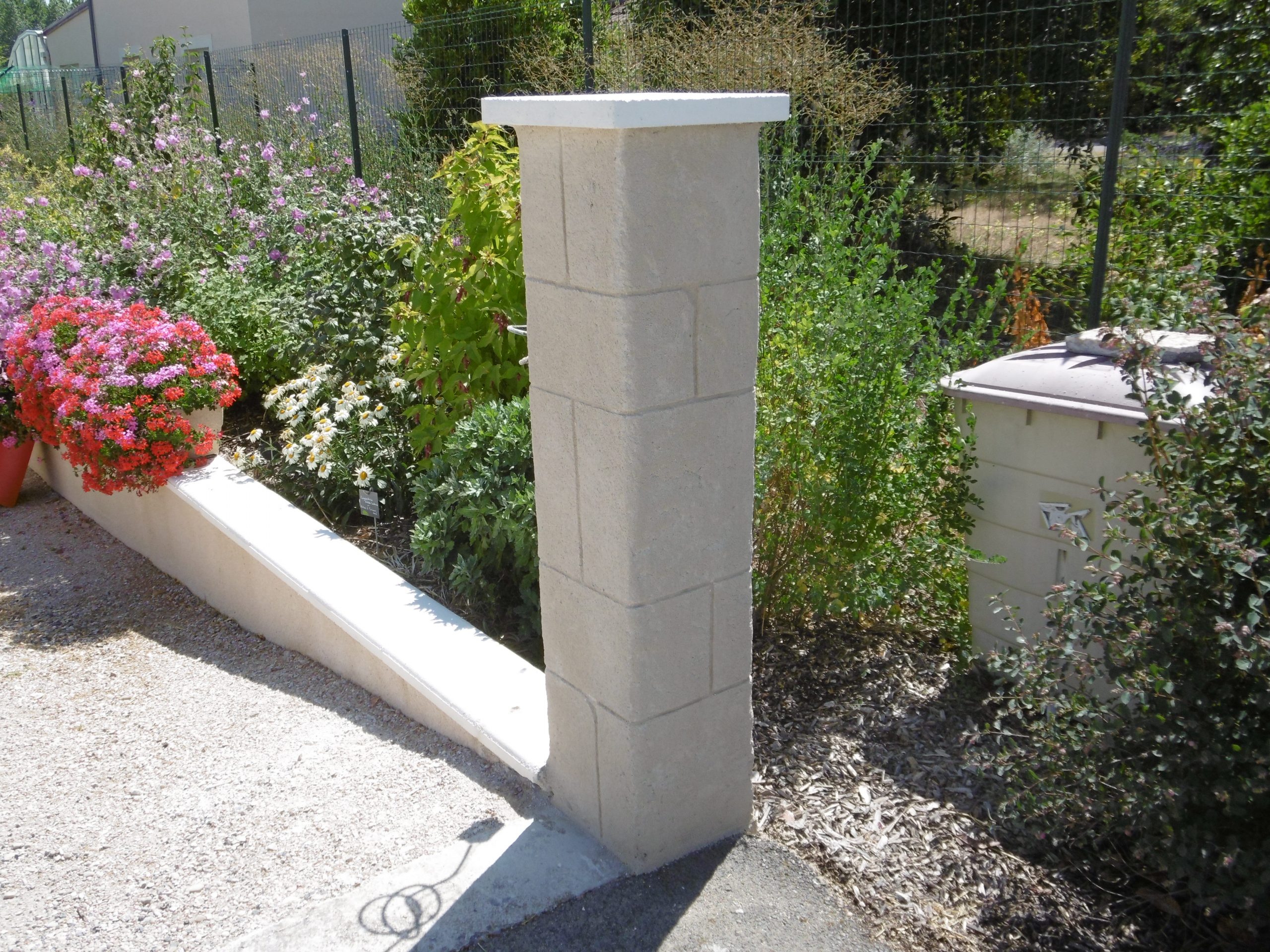 Pilier en Decopierre aspect pierre de taille - Habitat & Traditions